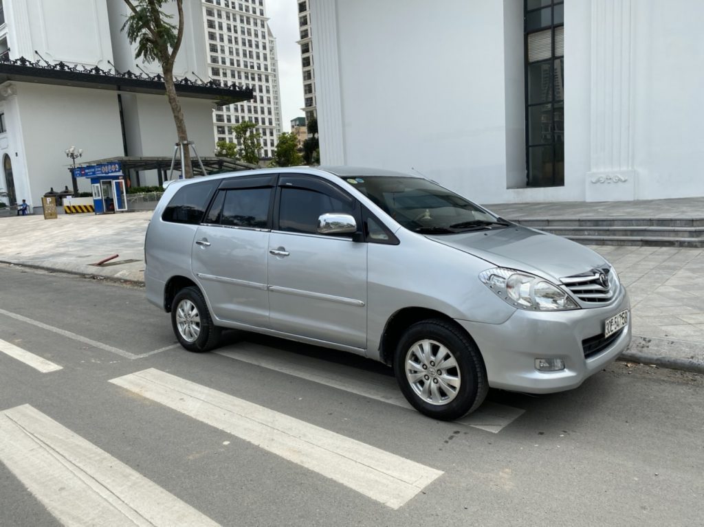 Toyota Innova 2.0G 2010 màu bạc - Bốn Bánh Hà Nội