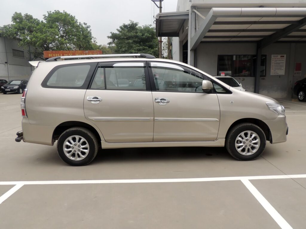 Kinh nghiệm mua xe Innova cũ giá 300 triệu đáng tham khảo